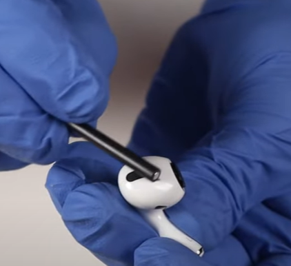 How to Clean AirPods Pro Microphone? [Step by Step] - Hollyland