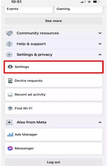 How to Remove an Email from Facebook [Step by Step] - Hollyland