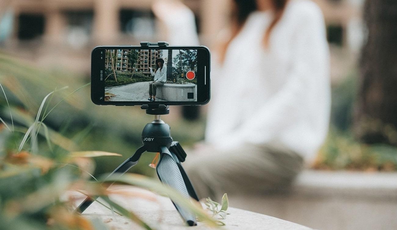 Top 5 Tripods Recommended by Vlogging Experts - Hollyland