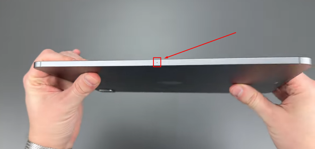 Where is the Microphone on the iPad Pro? 1st to 6th Gen - Hollyland