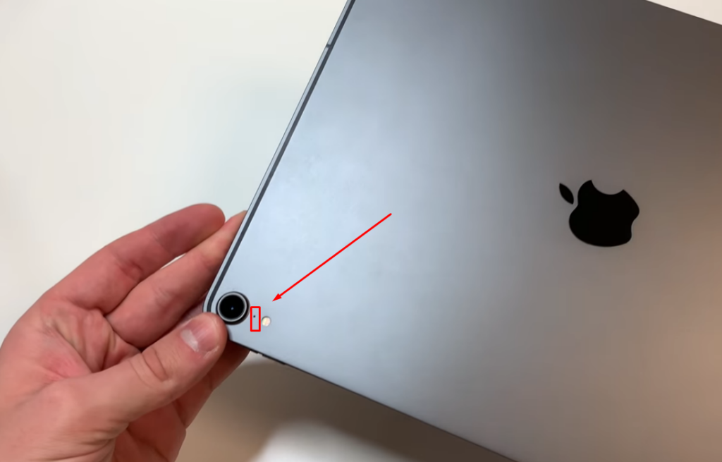 Where is the Microphone on the iPad Pro? 1st to 6th Gen - Hollyland